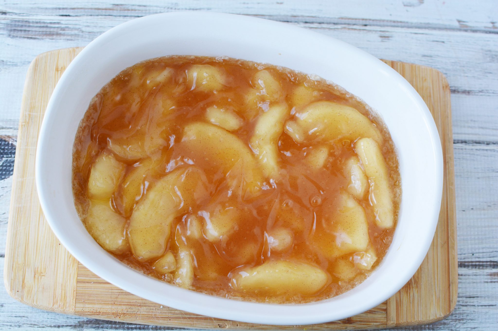 Easy Bisquick Apple Cobbler Recipe - BubbaPie
