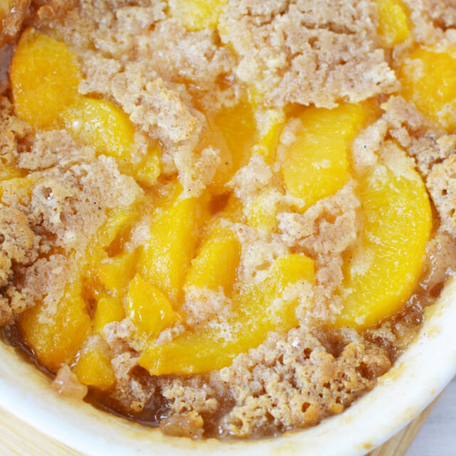 Easy Bisquick Peach Cobbler Recipe - BubbaPie