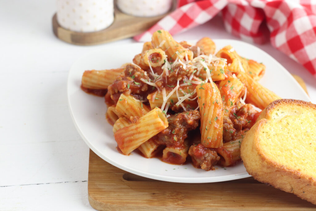 Easy Rigatoni Arrabbiata - BubbaPie