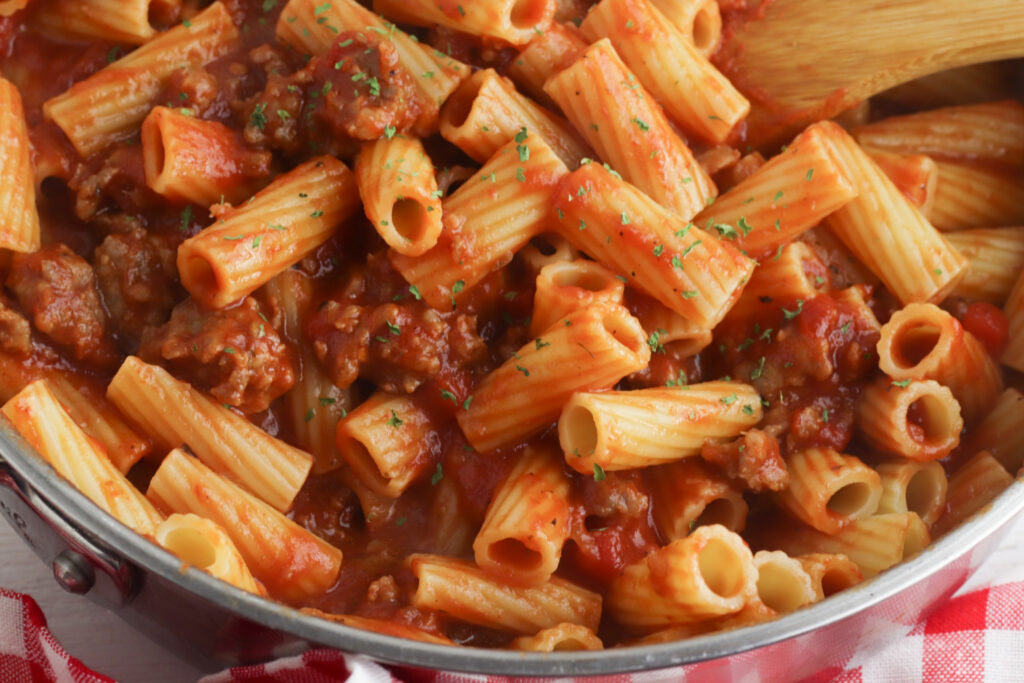 Easy Rigatoni Arrabbiata - BubbaPie