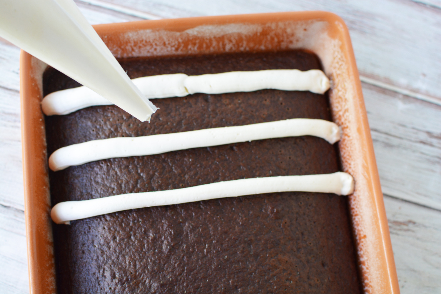 Easy Bumpy Cake Recipe - BubbaPie