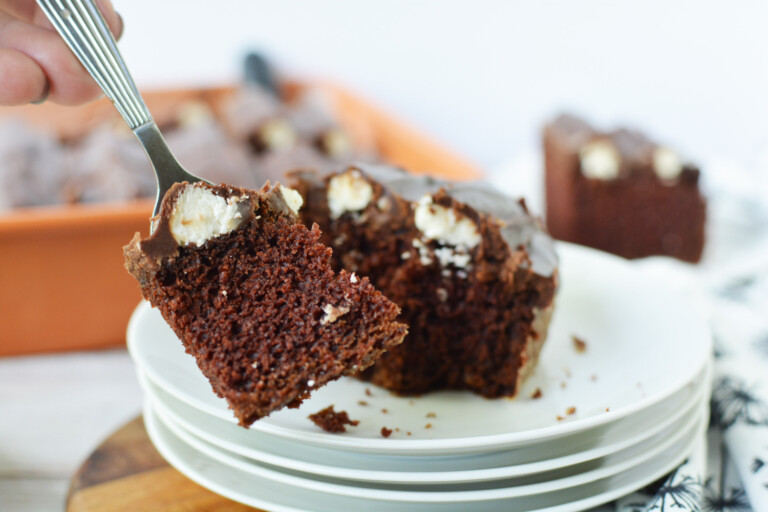 Easy Bumpy Cake Recipe - BubbaPie