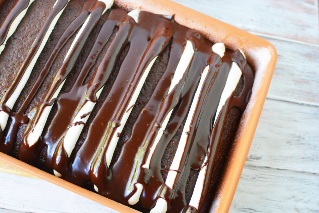 Easy Bumpy Cake Recipe - BubbaPie