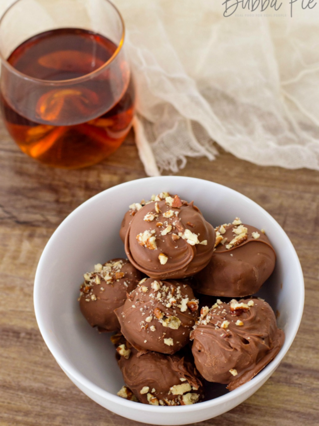 CHOCOLATE BOURBON BALLS - A PERFECT HOLIDAY TREAT - BubbaPie