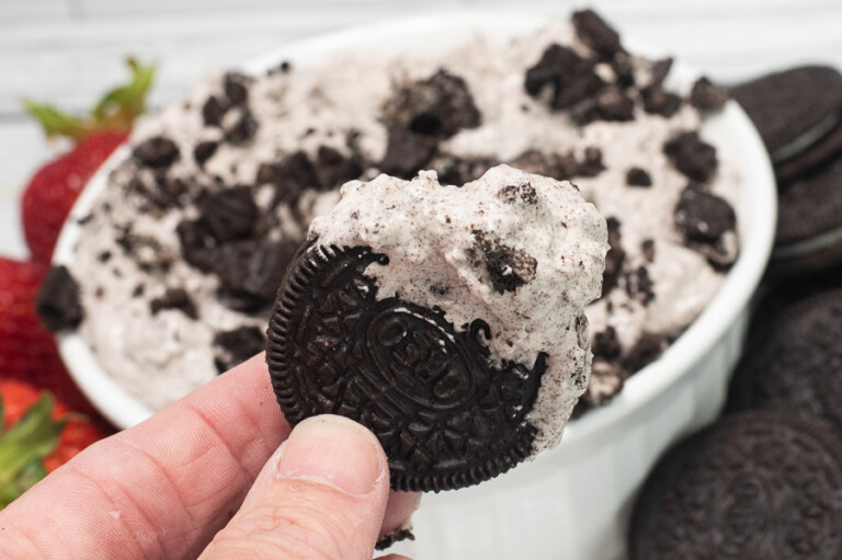 Easy Oreo Dip - BubbaPie