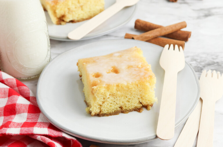 Honey Bun Cake - BubbaPie