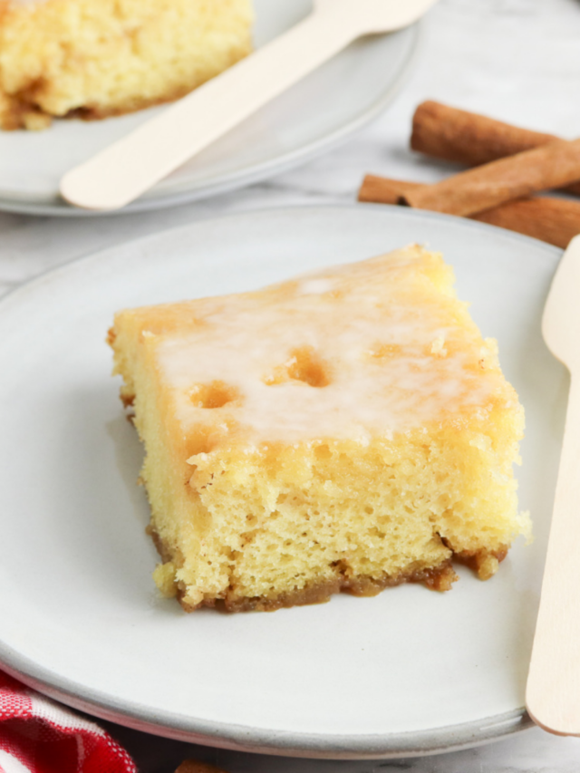 HONEY BUN CAKE - BubbaPie