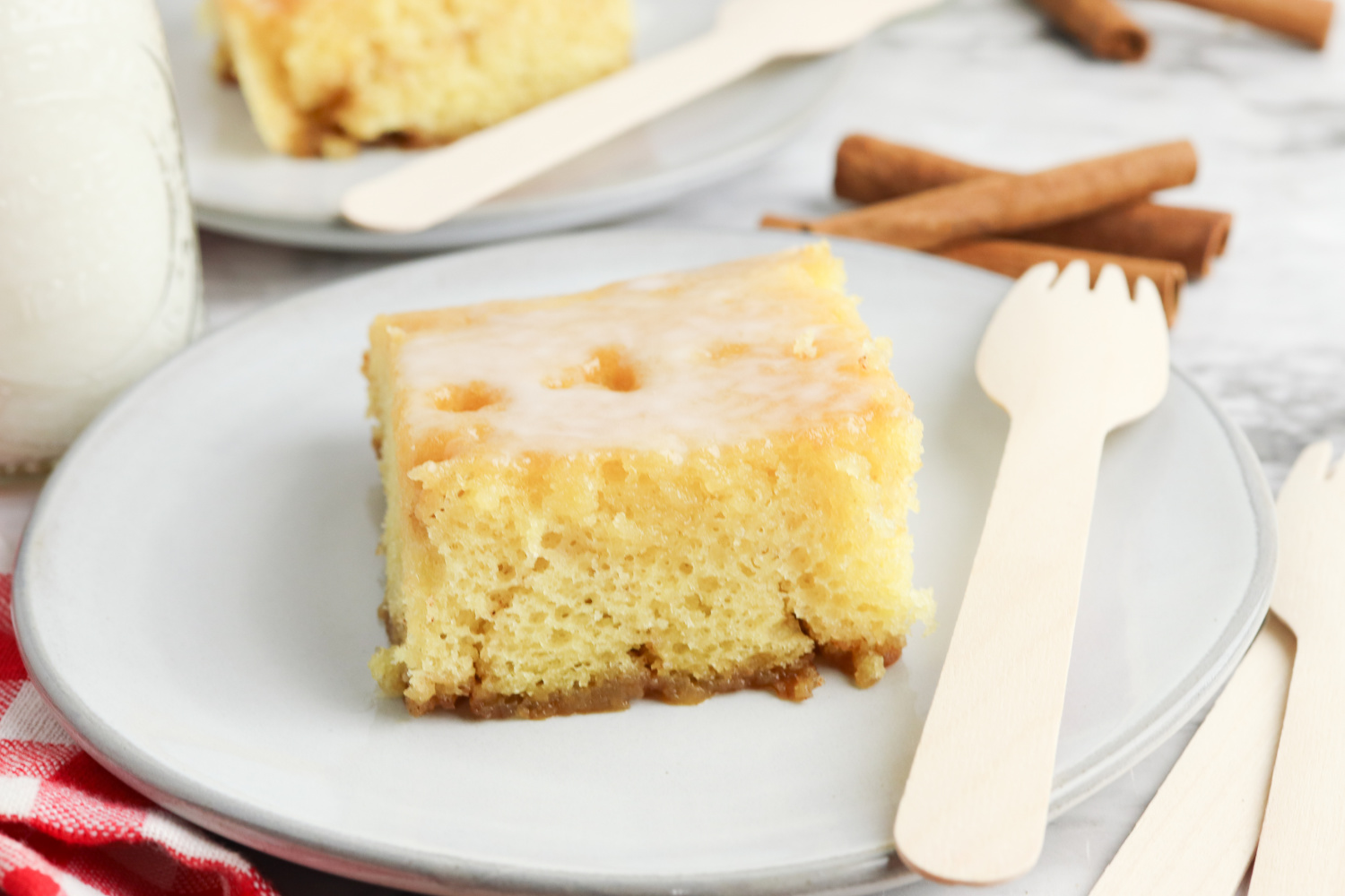 Honey Bun Cake - BubbaPie