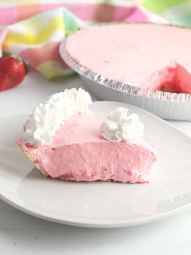 STRAWBERRY COOL WHIP PIE - BubbaPie